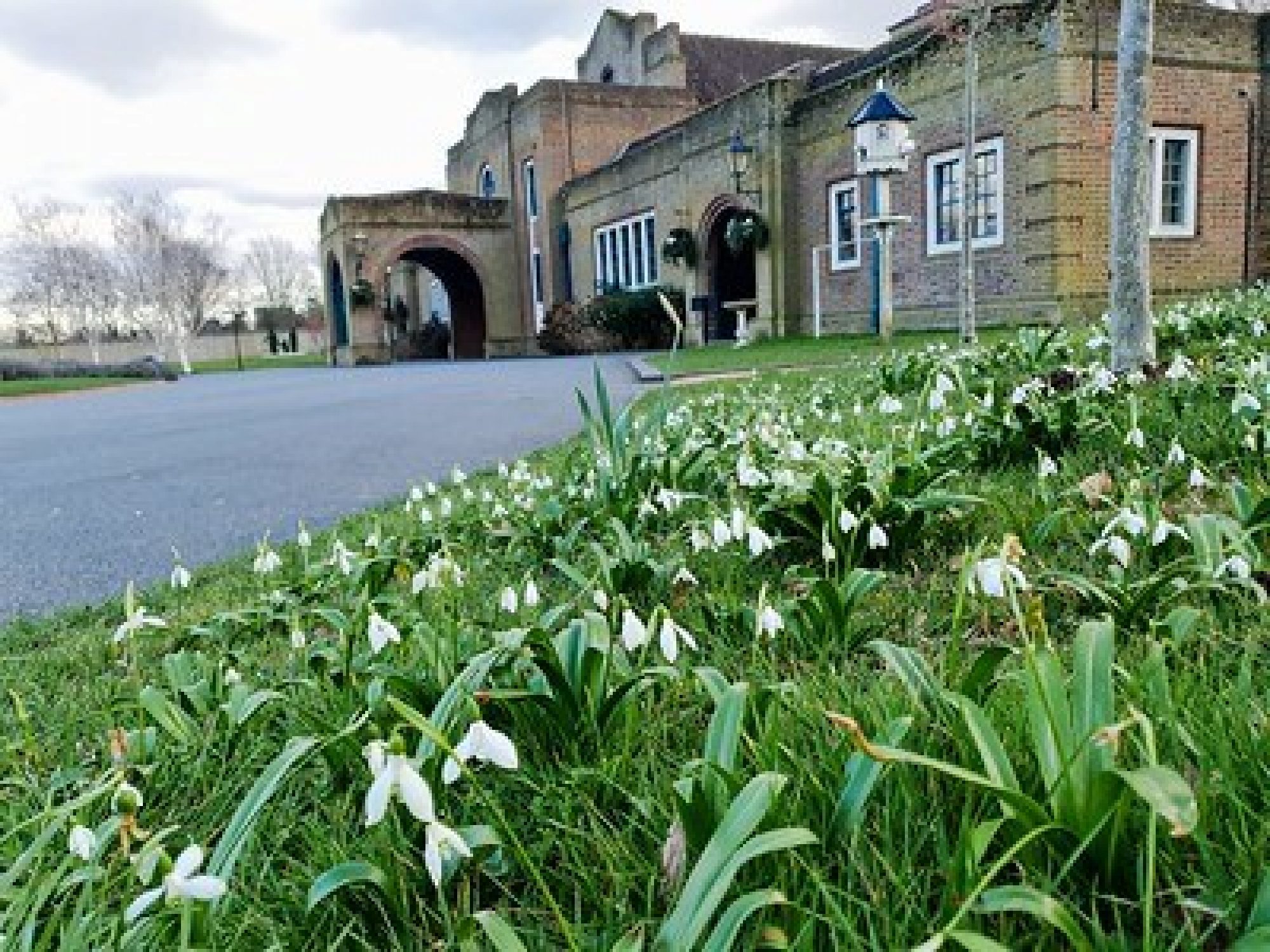 Mortlake Crematorium, Kew | Funerals & Fees – Poppy's Funerals