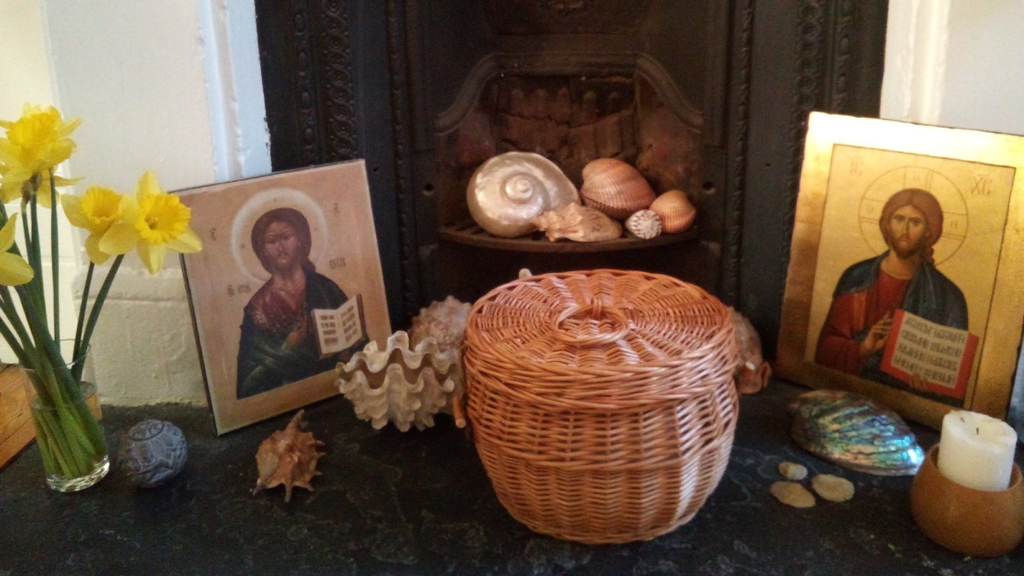 Seven t﻿﻿﻿hings you need to know about keeping or scattering ashes – Poppy's Blog – Poppy's Funerals