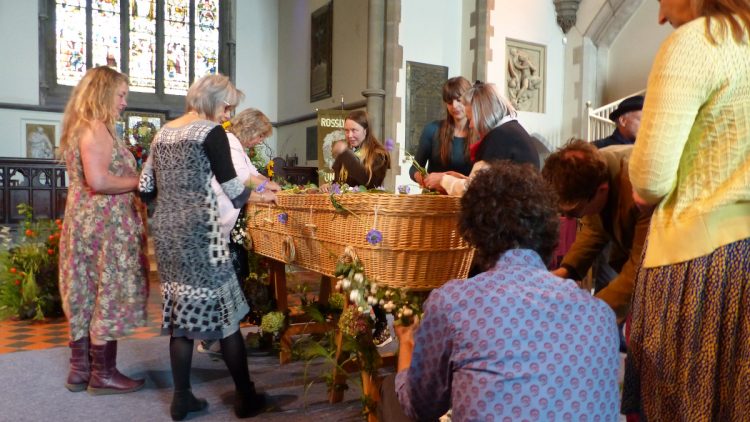 Seven ways to personalise a funeral – Poppy's Blog – Poppy's Funerals